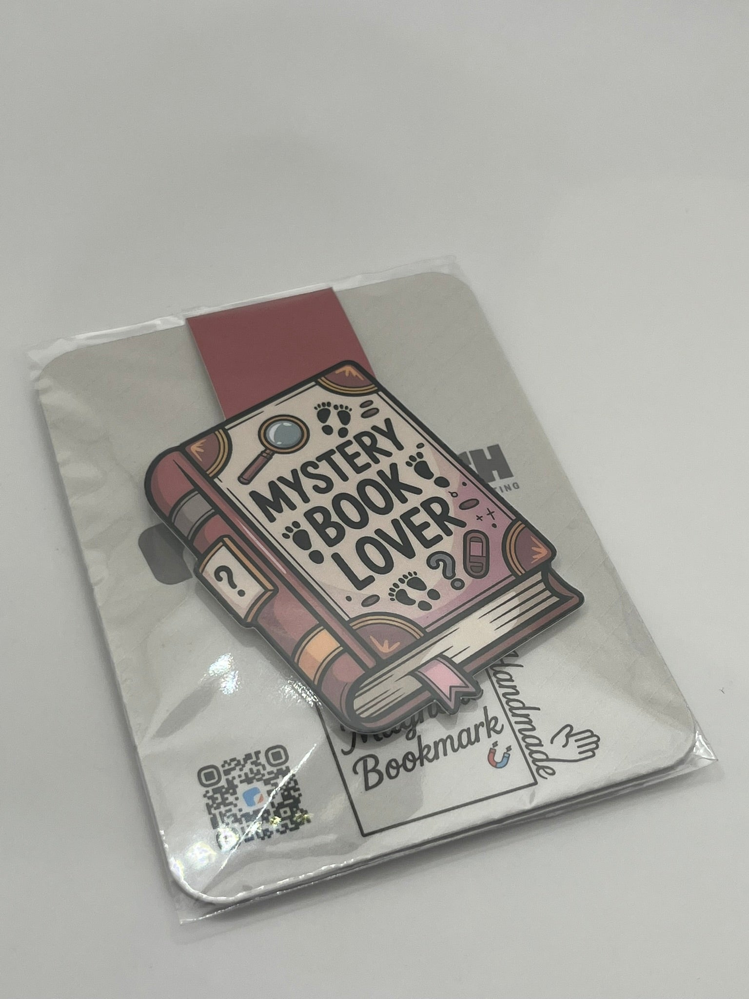 “Mystery Book Lover” Magnetic Bookmark – Cozy Detective Edition – StickEtch